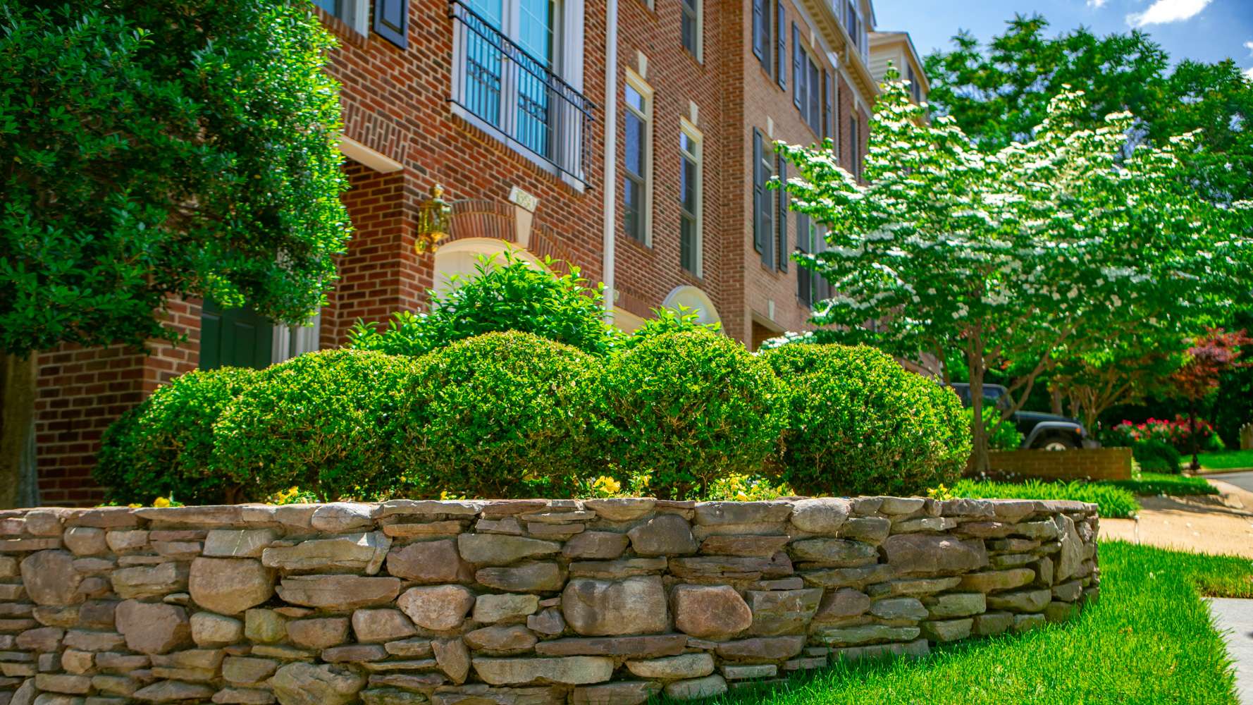 5 Landscaping Policies Every HOA Needs in Their Bylaws