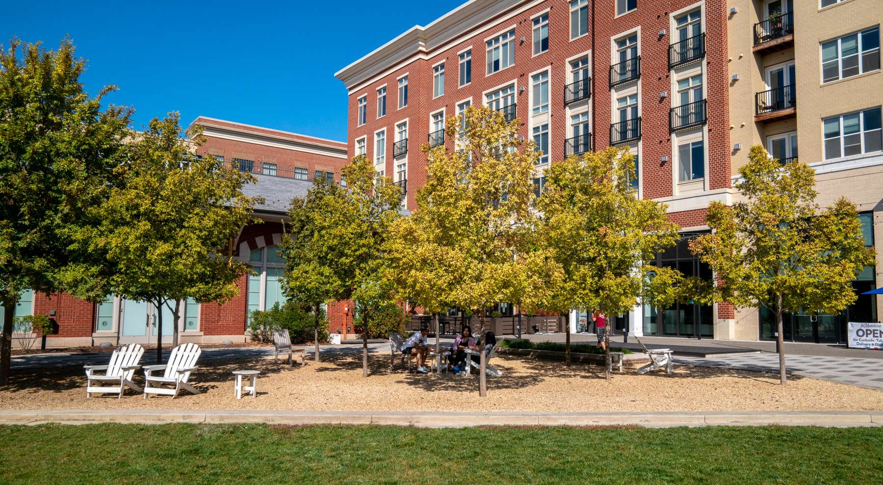 Revitalizing Retail Spaces: Landscaping Ideas to Attract More Customers