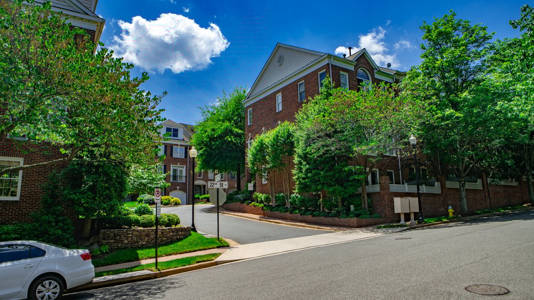 The Essential HOA Landscape Maintenance Guide for Board Members